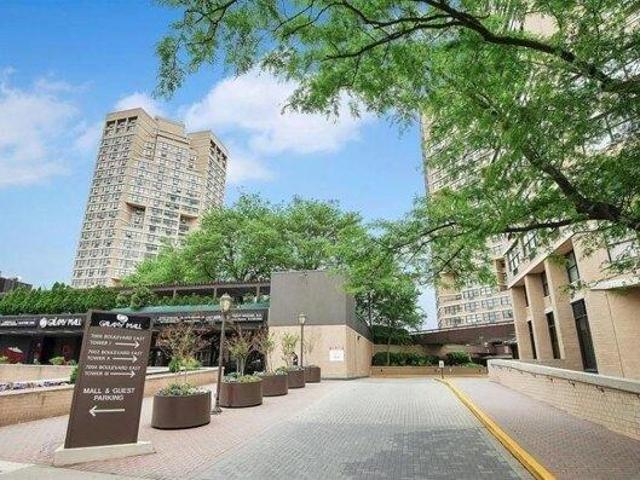 condo with 2 bedroom, Guttenberg NJ ES104332698