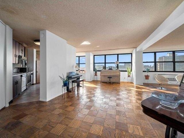 condo with 2 bedroom, Guttenberg NJ ES104352857