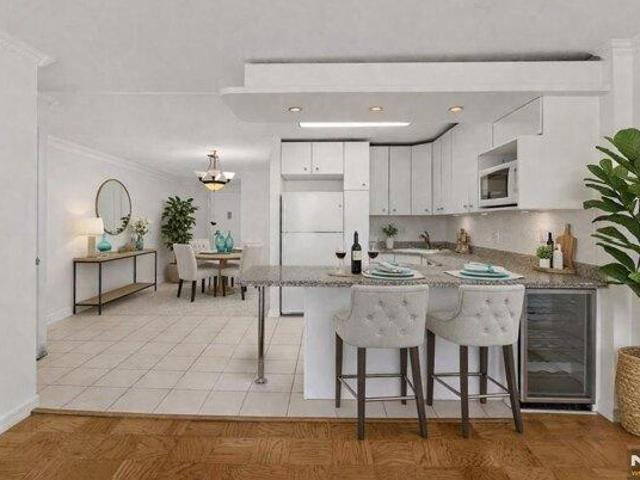 condo with 2 bedroom, Guttenberg NJ ES104410400