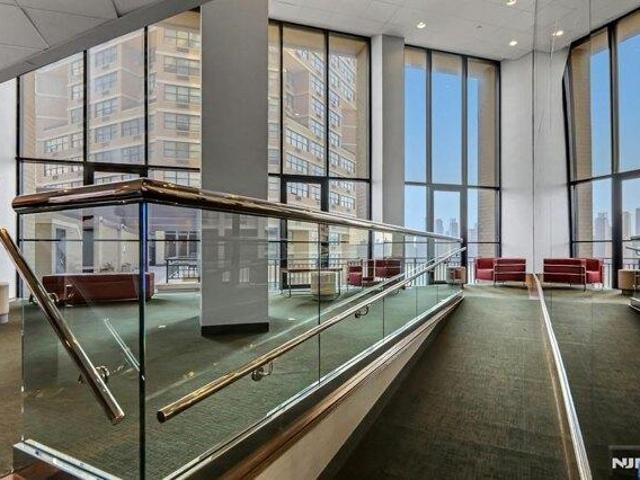 condo with 2 bedroom, Guttenberg NJ ES104571406