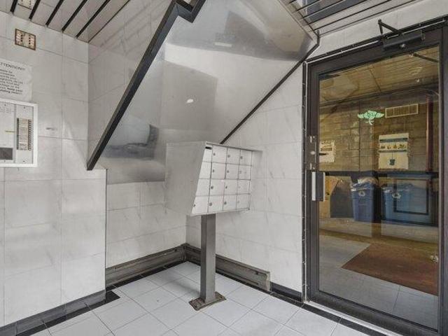 condo with 2 bedroom, Guttenberg NJ ES105142343