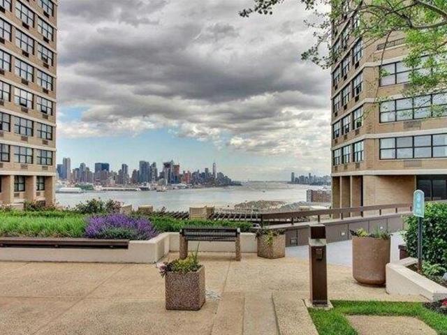 condo with 2 bedroom, Guttenberg NJ ES105157704