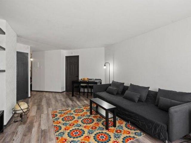 condo with 2 bedroom, Guttenberg NJ ES105205030