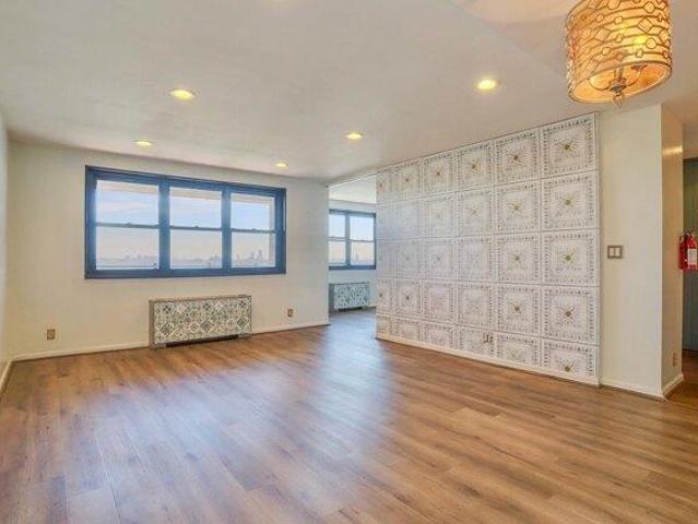 condo with 2 bedroom, Guttenberg NJ ES105231028