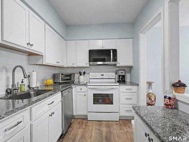 condo with 2 bedroom, Hamden CT DS102155499