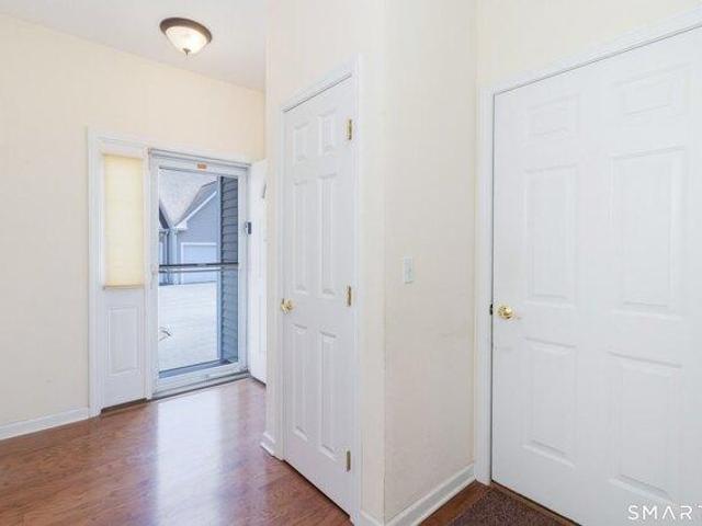 condo with 2 bedroom, Hamden CT DS104265812