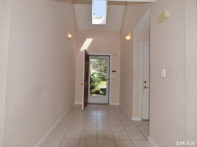 condo with 2 bedroom, Hamden CT ES103438717