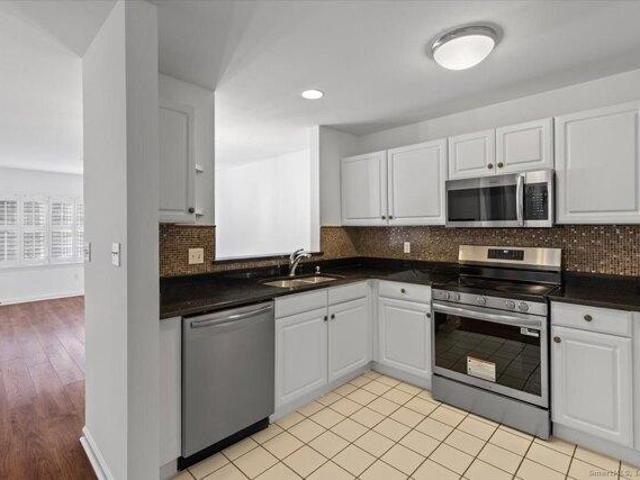condo with 2 bedroom, Hamden CT ES103073185