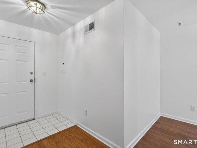 condo with 2 bedroom, Hamden CT ES104265330