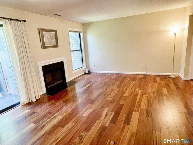 condo with 2 bedroom, Hamden CT ES105140092