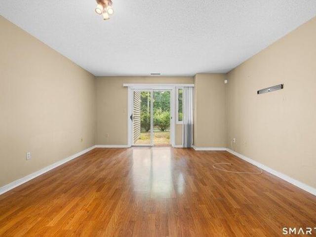 condo with 2 bedroom, Hamden CT ES105204008