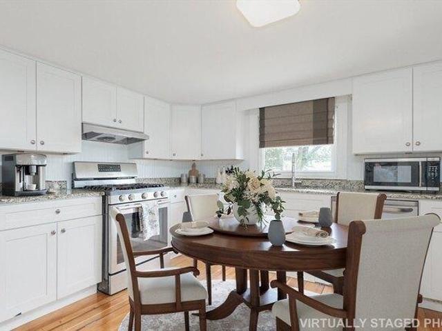 condo with 2 bedroom, Hamilton MA ES105117111