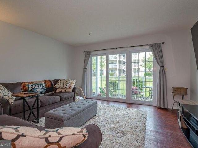 condo with 2 bedroom, Hamilton NJ DLS101656411