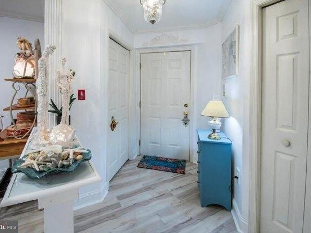 condo with 2 bedroom, Hamilton NJ DS102562668