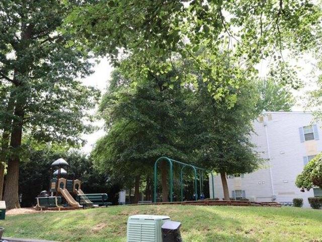 condo with 2 bedroom, Hamilton NJ ES105205105
