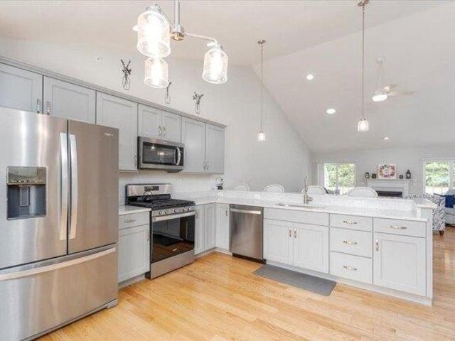 condo with 2 bedroom, Hampstead NH DS101800763
