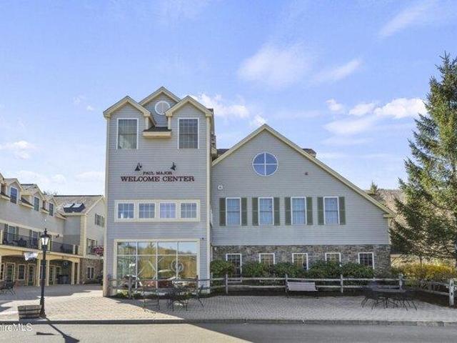 condo with 2 bedroom, Hancock MA DLS102445484