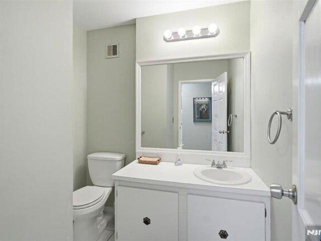 condo with 2 bedroom, Hackensack NJ ES104189080