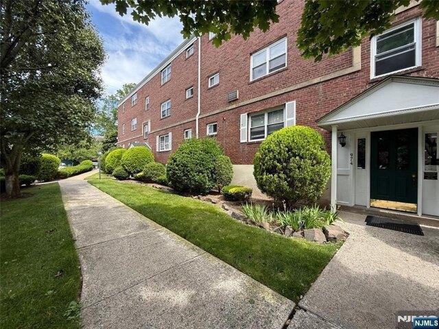 condo with 2 bedroom, Hackensack NJ ES105122691