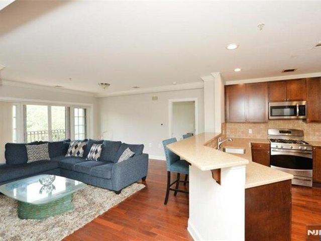 condo with 2 bedroom, Hackensack NJ ES105158011