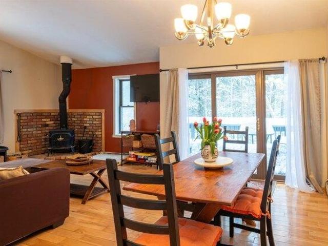 condo with 2 bedroom, Hartford VT DLS101998979