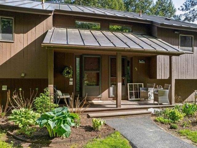 condo with 2 bedroom, Hartford VT ES104236435
