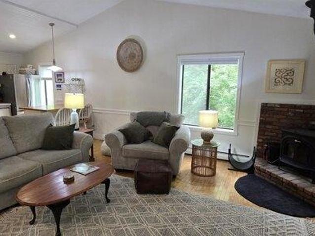 condo with 2 bedroom, Hartford VT ES105190240