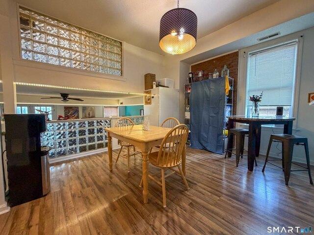 condo with 2 bedroom, Hartford CT DLS102154130