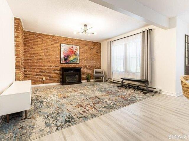 condo with 2 bedroom, Hartford CT ES103098899