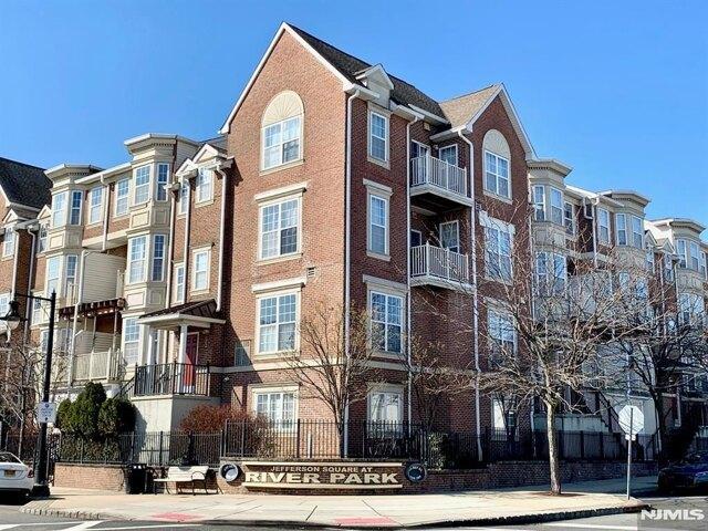 condo with 2 bedroom, Harrison NJ DLS101660865