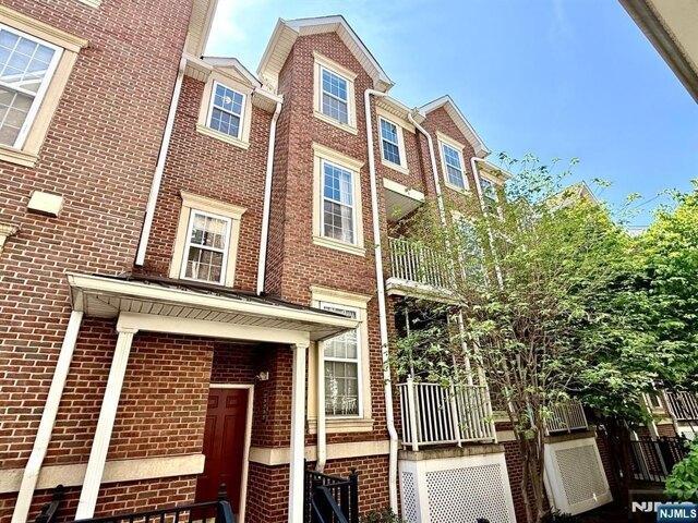 condo with 2 bedroom, Harrison NJ DS102584118