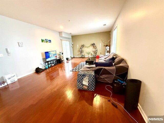 condo with 2 bedroom, Harrison NJ ES104237584