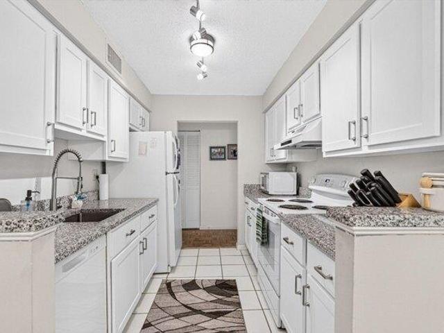 condo with 2 bedroom, Hingham MA ES105140995