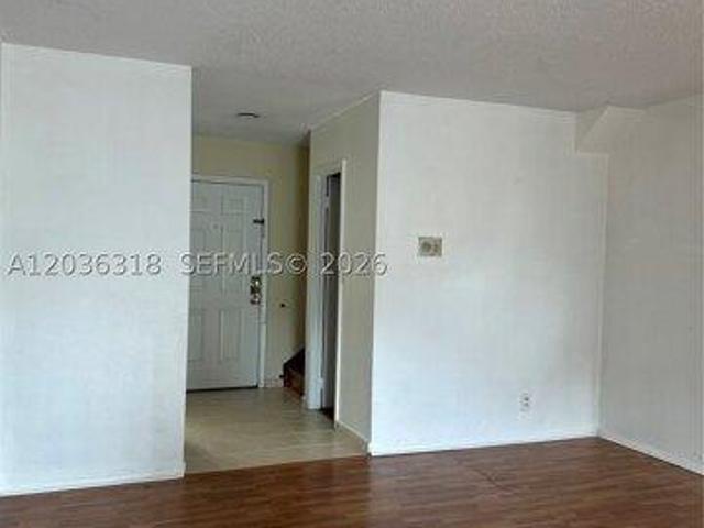 condo with 2 bedroom, Hialeah FL ES104900182