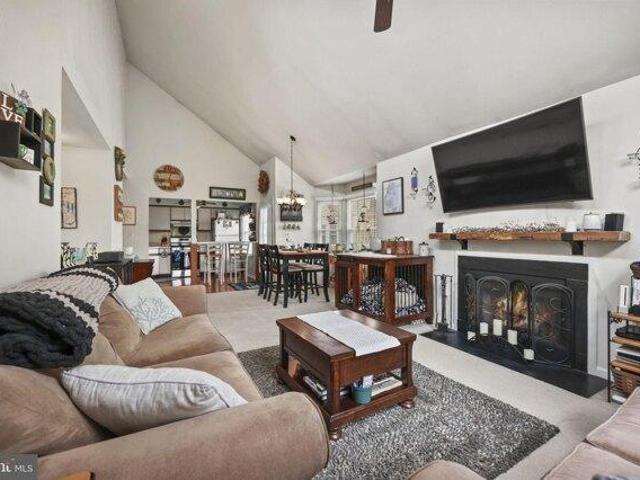 condo with 2 bedroom, Hightstown NJ ES103665933