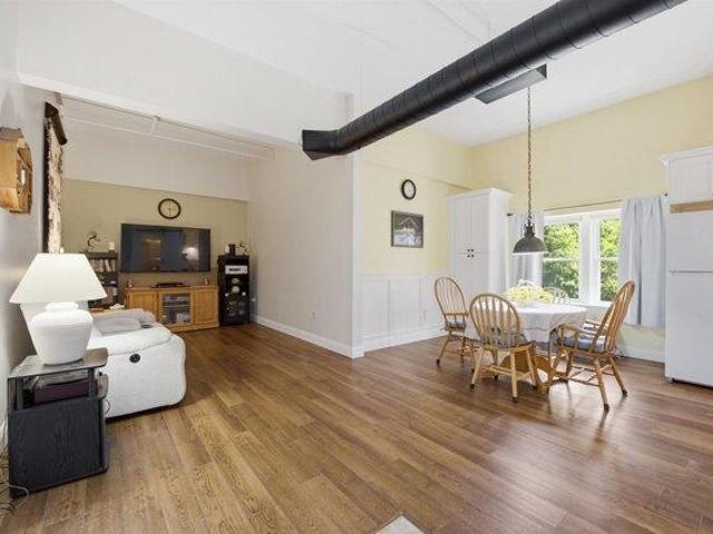 condo with 2 bedroom, Hooksett NH DS103017092