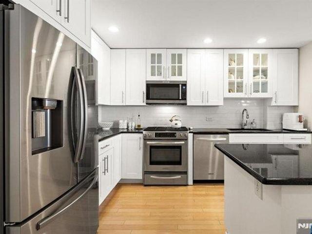 condo with 2 bedroom, Hoboken NJ ES104810568