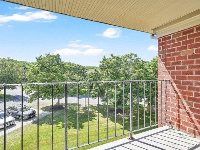 condo with 2 bedroom, Holyoke MA ES103809810