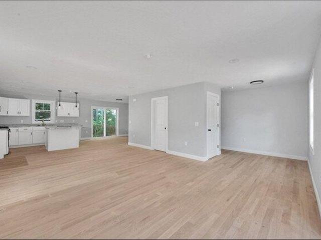 condo with 2 bedroom, Holbrook MA ES105127680