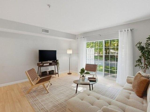 condo with 2 bedroom, Holden MA DS103809135