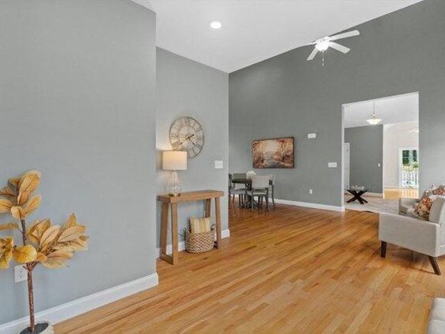 condo with 2 bedroom, Holden MA DS104478542