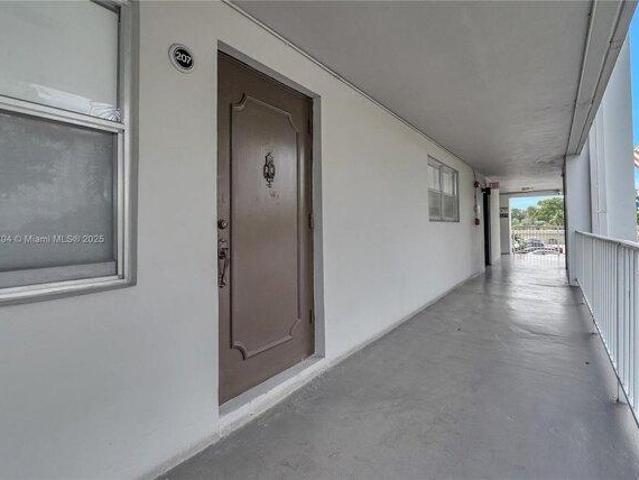 condo with 2 bedroom, Hollywood FL DLS89453205