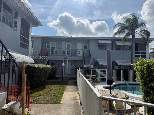 condo with 2 bedroom, Hollywood FL ES104898898