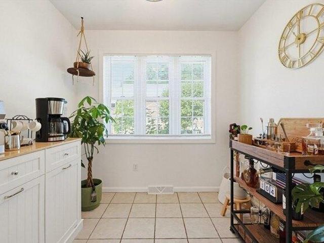 condo with 2 bedroom, Hopedale MA ES105172912