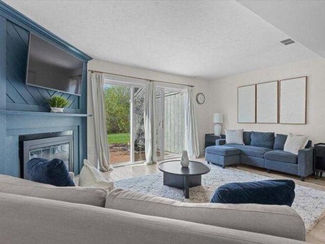condo with 2 bedroom, Hopkinton MA DLS103127171