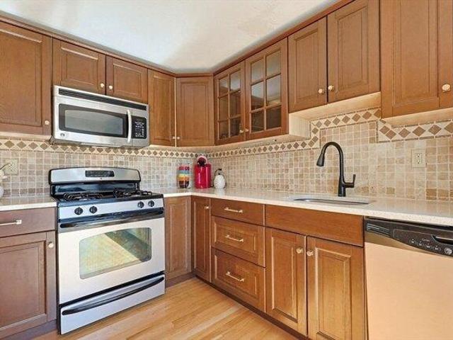 condo with 2 bedroom, Hopkinton MA DS102632618