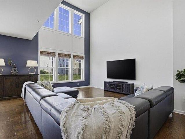 condo with 2 bedroom, Hopkinton MA DS102213417