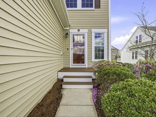 condo with 2 bedroom, Hopkinton MA DS102343603