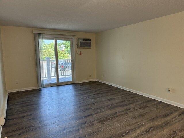 condo with 2 bedroom, Hudson MA ES103158624