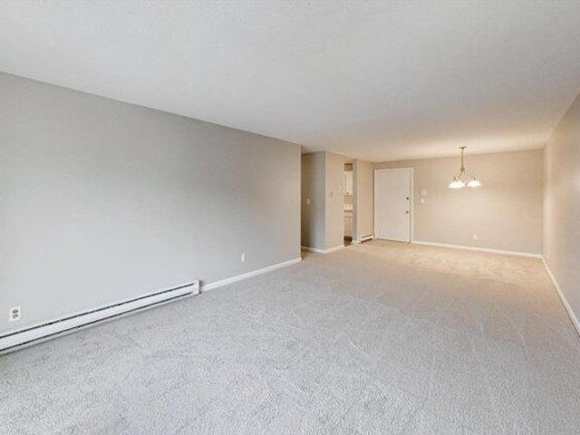 condo with 2 bedroom, Hudson MA ES104149415